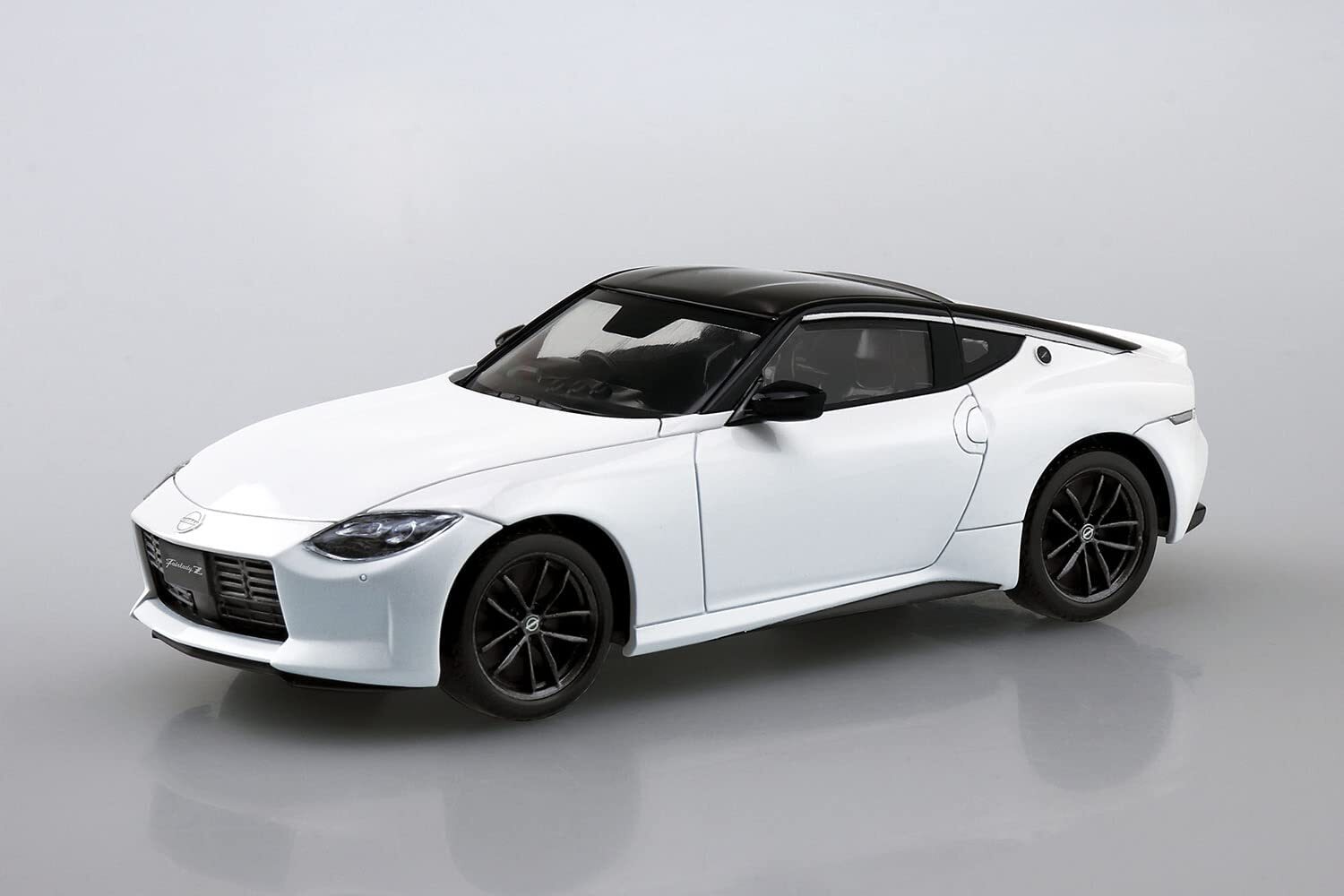 Aoshima 1/32 Snap Painted Kit Nissan RZ34 Fairlady Z White a955 | eBay