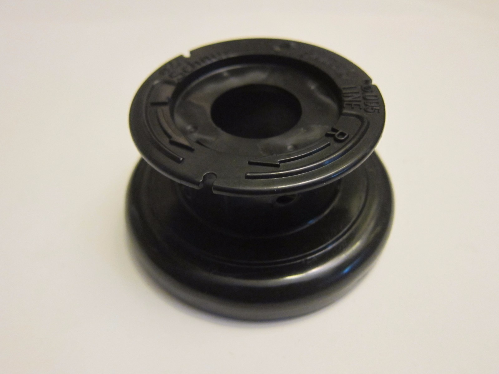 New Genuine Stihl Super Cut Trimmer Spool Insert 4002 713 3010 More ...