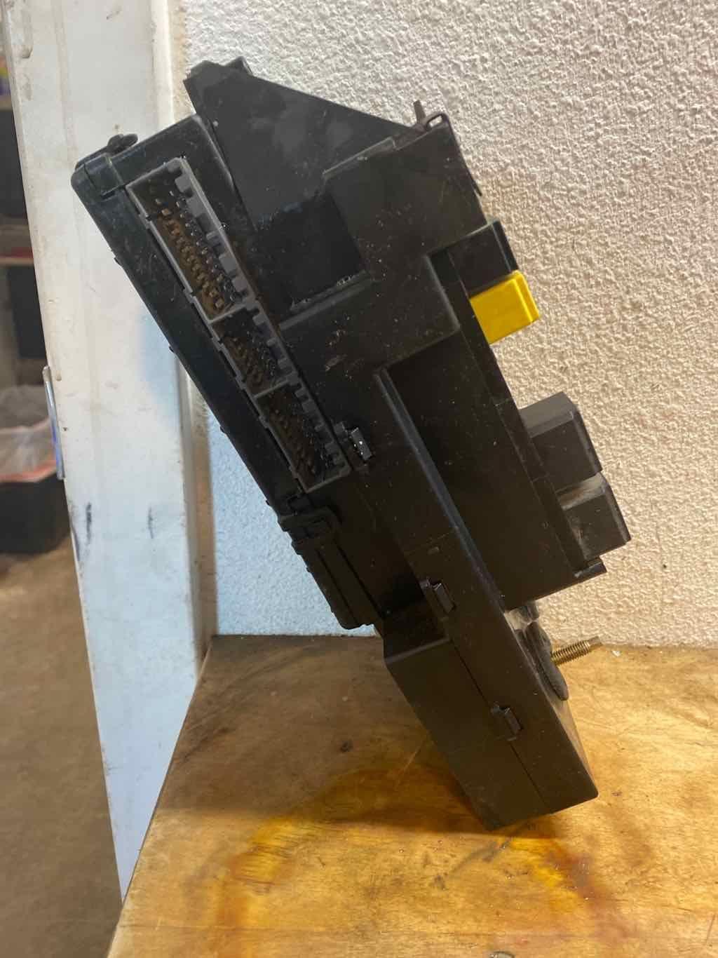 2002 FORD PICKUP F150 1L3T-14A067-BB FUSEBOX Multifunction Unit Gem ...