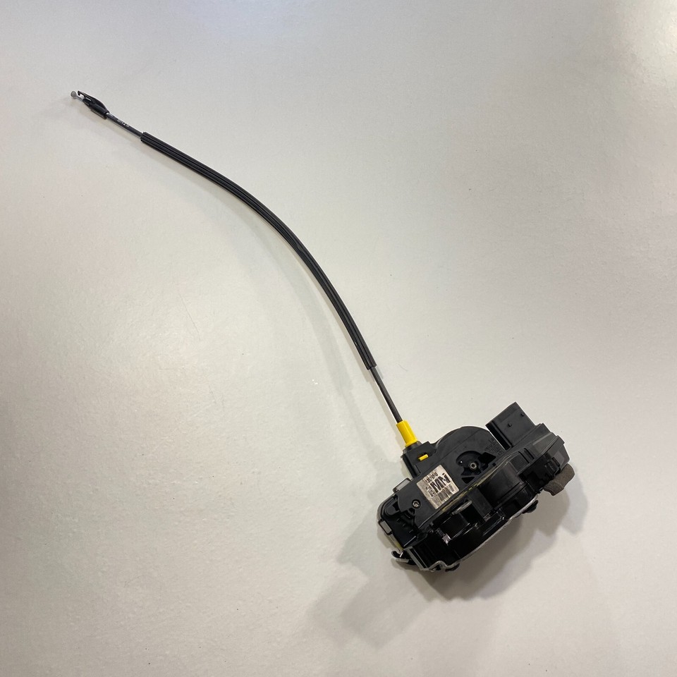 2008-2020 Chevrolet Trax Central Locking System Control Right Front ...