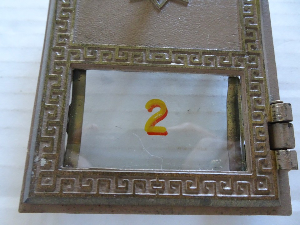 United States Post Office Box Door with Key Lock (5 inches by 3 3/4 ...