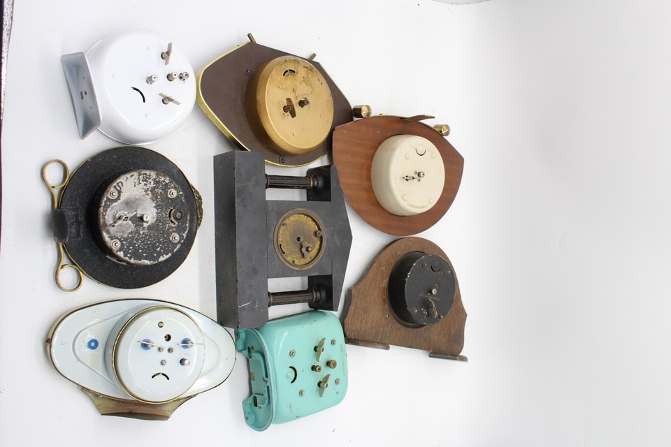 Ax8 Vintage Mechanical Clocks Untested Inc Smiths, Westclox, Maxim Etc ...