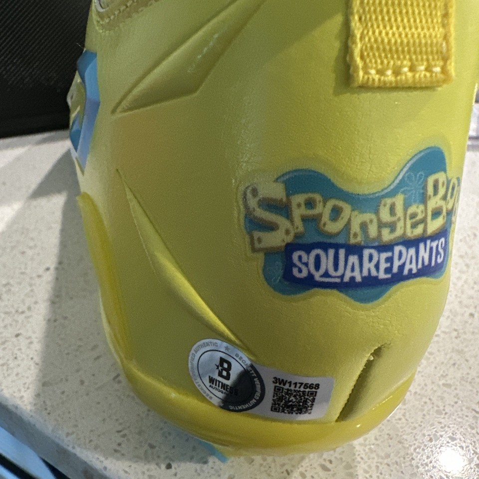 Omarion Hampton Beckett Certified SpongeBob Cleat Signature Autograph ...