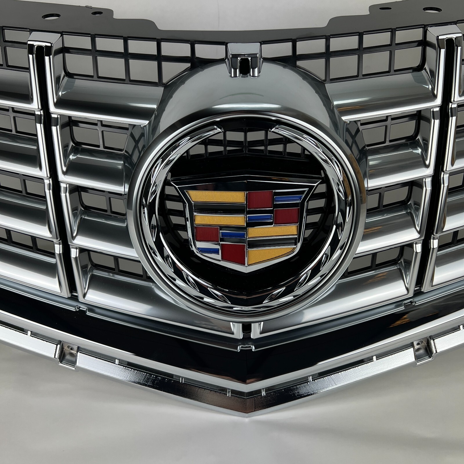 NEW OEM GM 2013 2014 2015 2016 Cadillac SRX Front Upper Grille & Emblem ...