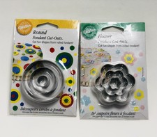 Wilton Fondant & Gum Paste Flower Former Set Calla Lily 417-1109 for ...