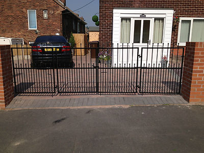 WROUGHT IRON DRIVEWAY GATES CONCERTINA STYLE | eBay Australia