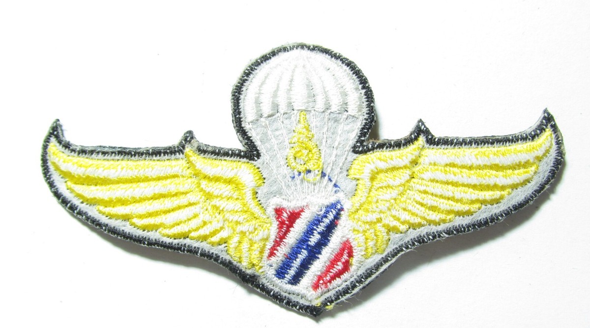 Thai Thailand Cloth Red Backing Master Parachute Airborne Wing Badge Tw