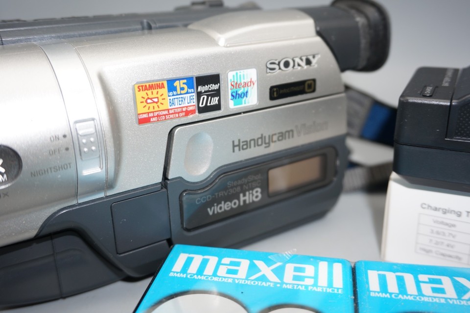 Sony Handycam CCD-TRV308 NTSC Hi8 Camcorder w/Nightshot TESTED WORKING ...