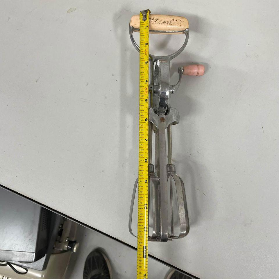 VINTAGE FLINT EKCO BEST STAINLESS STEEL HAND MIXER EGG BEATER PINK ...