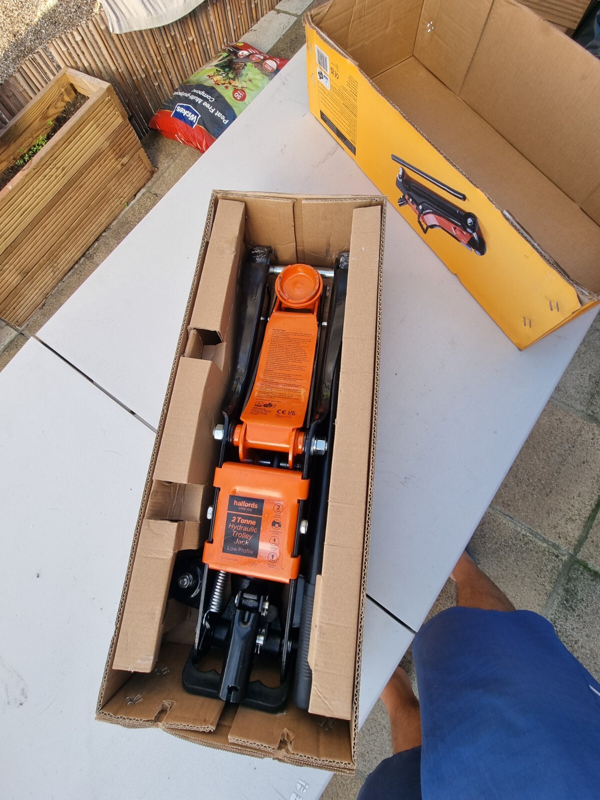 Halfords 2 Ton Axel Stands & a Hydraulic Trolley Floor Jack 12 prices ...