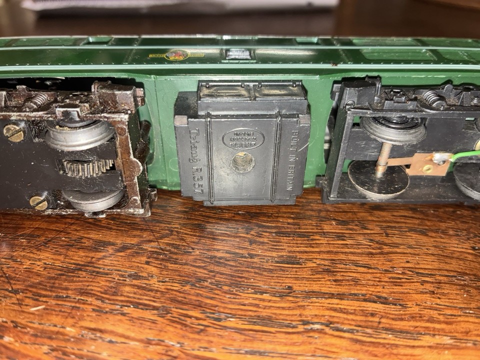 Tri-Ang Vintage OO Gauge Class 31 Diesel Locomotive In BR Green | eBay UK