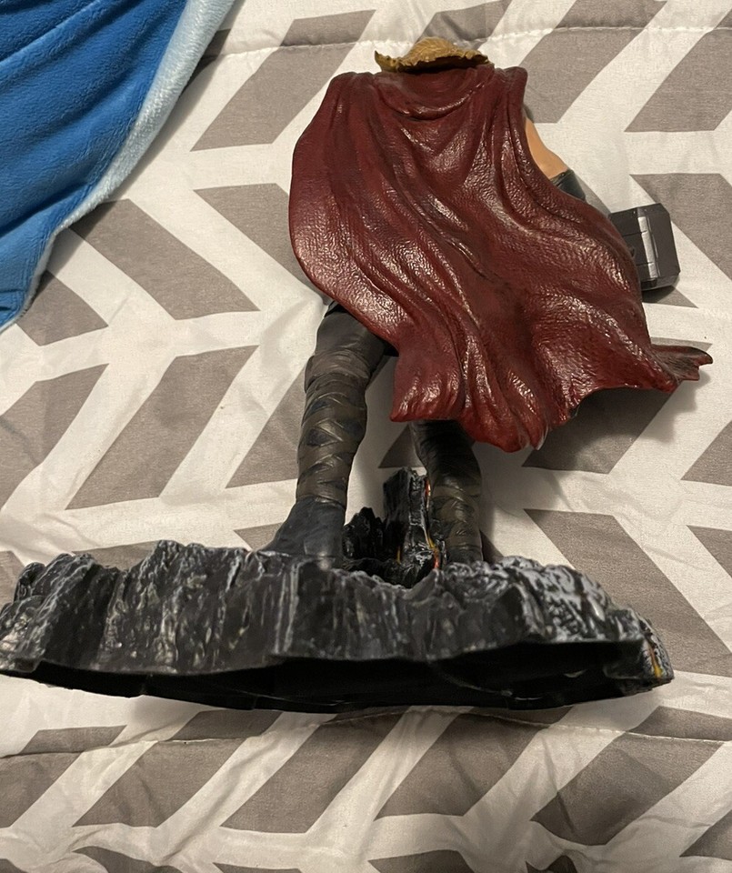 DIAMOND SELECT THOR RAGNAROK Marvel Movies Gallery Statue Loose | eBay