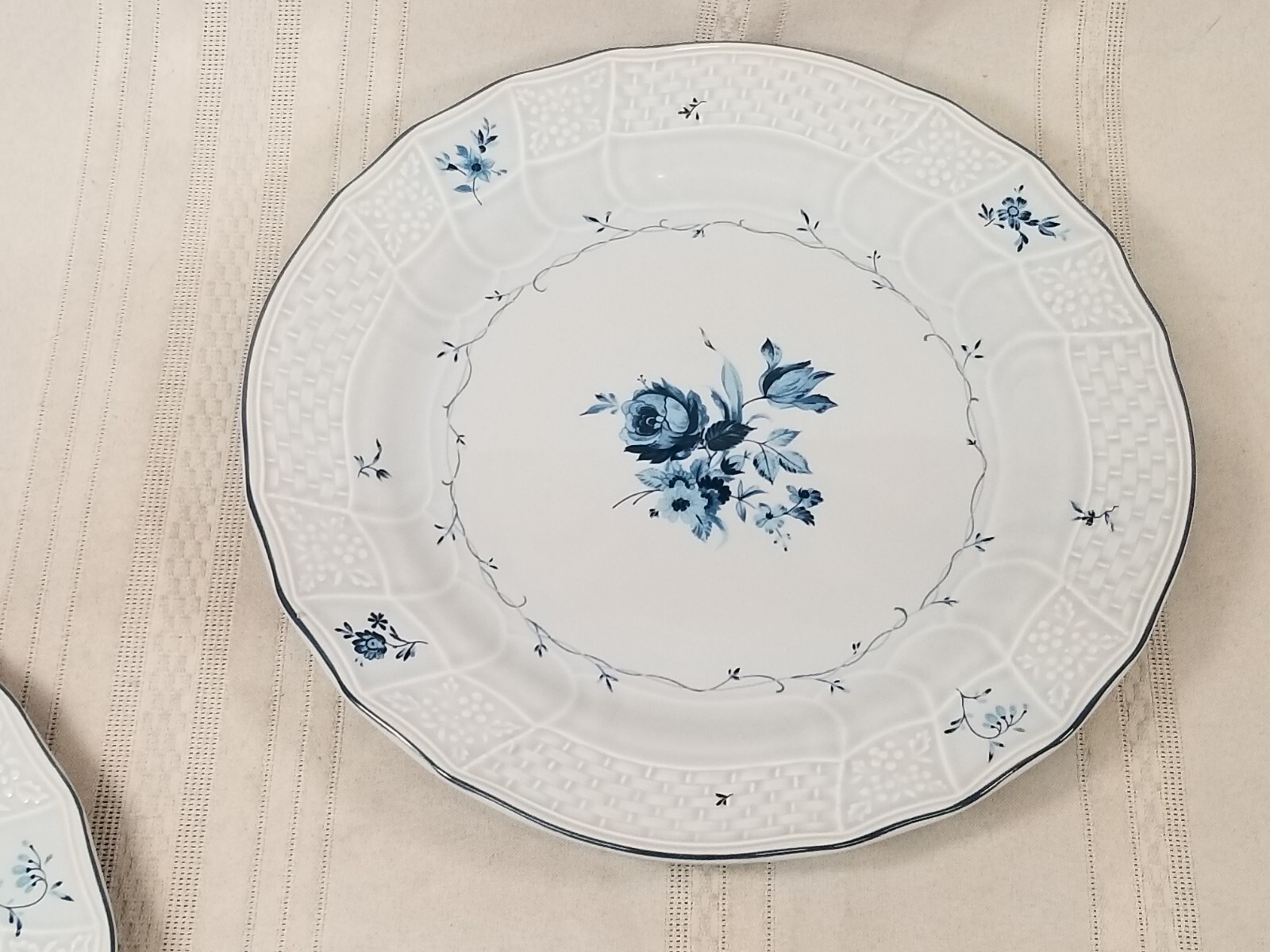 2 Mikasa Precious Blue Sheffield Dinner plates D2502 | eBay