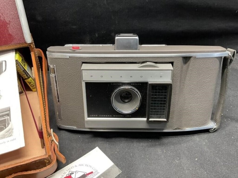 VINTAGE-POLAROID Model J-66 LAND CAMERA 1961-63 COMES WITH CASE | eBay