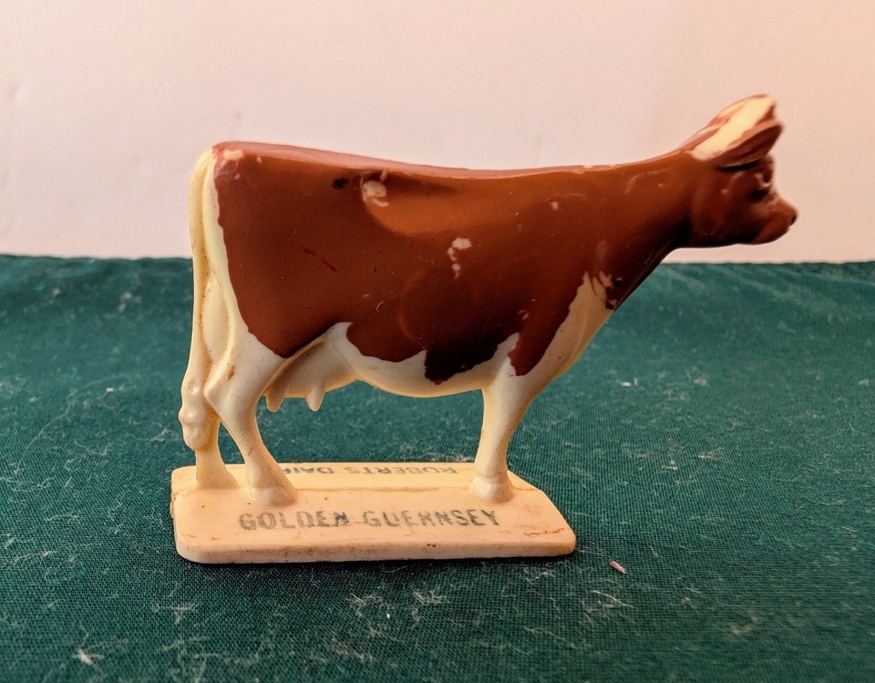 Roberts Dairy Farms Golden Guernsey Plastic Cow Fig 2⅛"Long, 1 ½" Tall ...