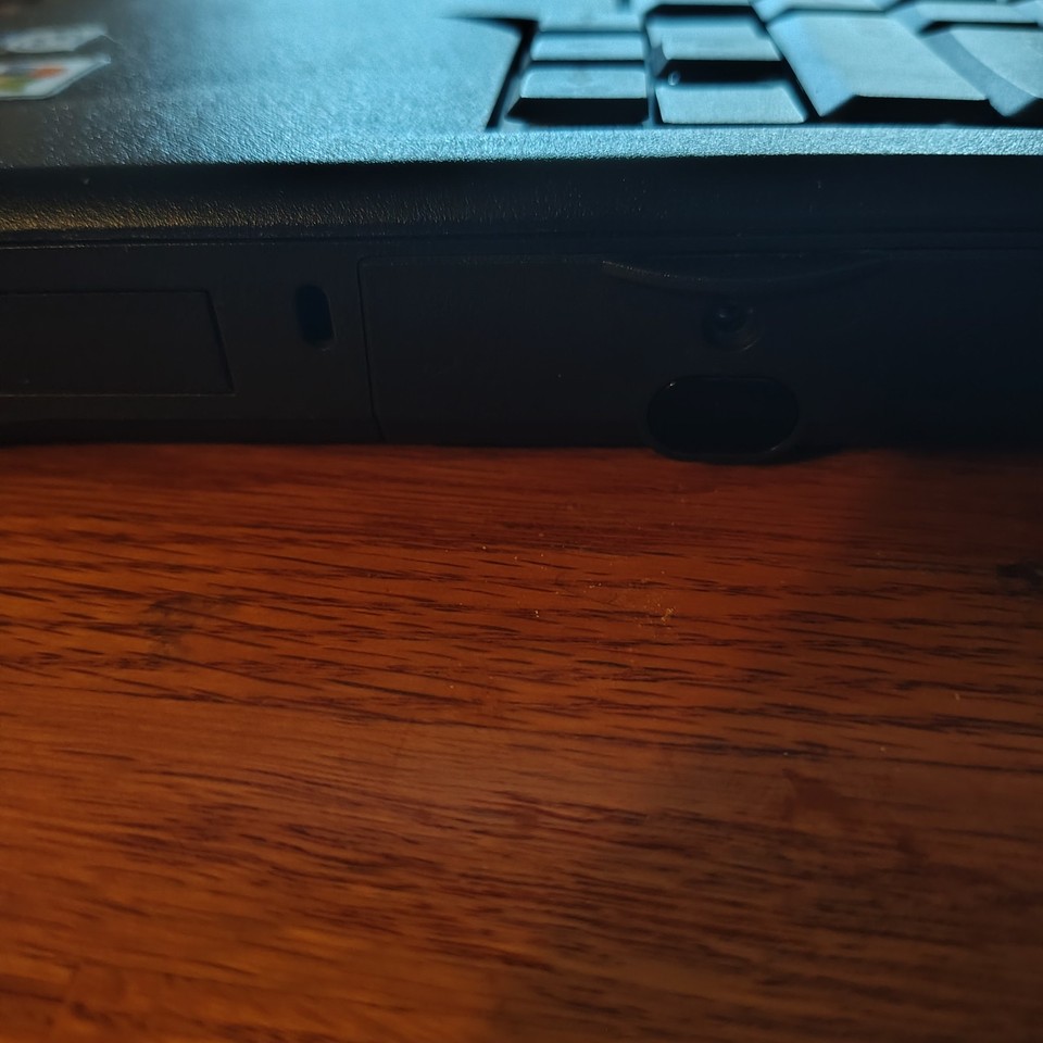 Dell Latitude C840 15" P4 1.80GHz 2gbRAM 30GB HD GEFORCE4GO Dvd Floppy ...