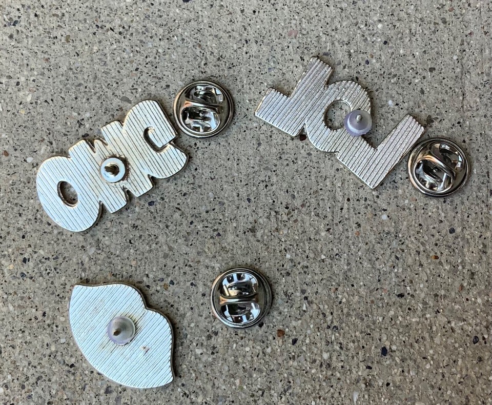 Enamel Pin LOL LIPS OMG Lapel Pins for Jackets Backpacks Tops, Bags New ...