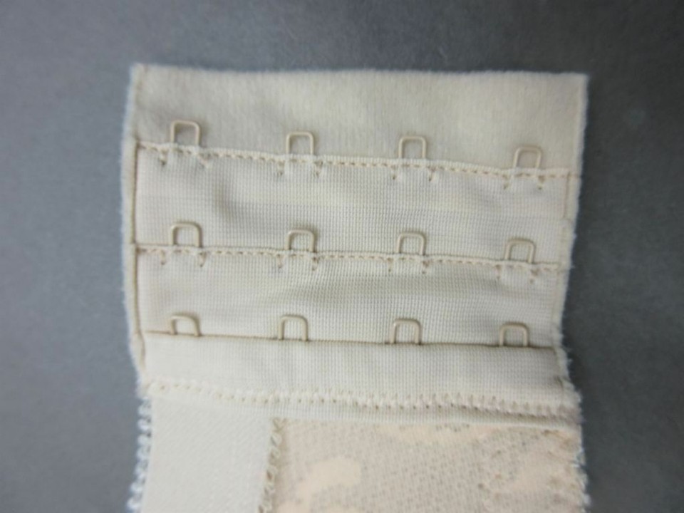 44C PLAYTEX WOMENS BEIGE WIRELESS UNPADDED BACK CLOSURE FULL COVERAGE ...
