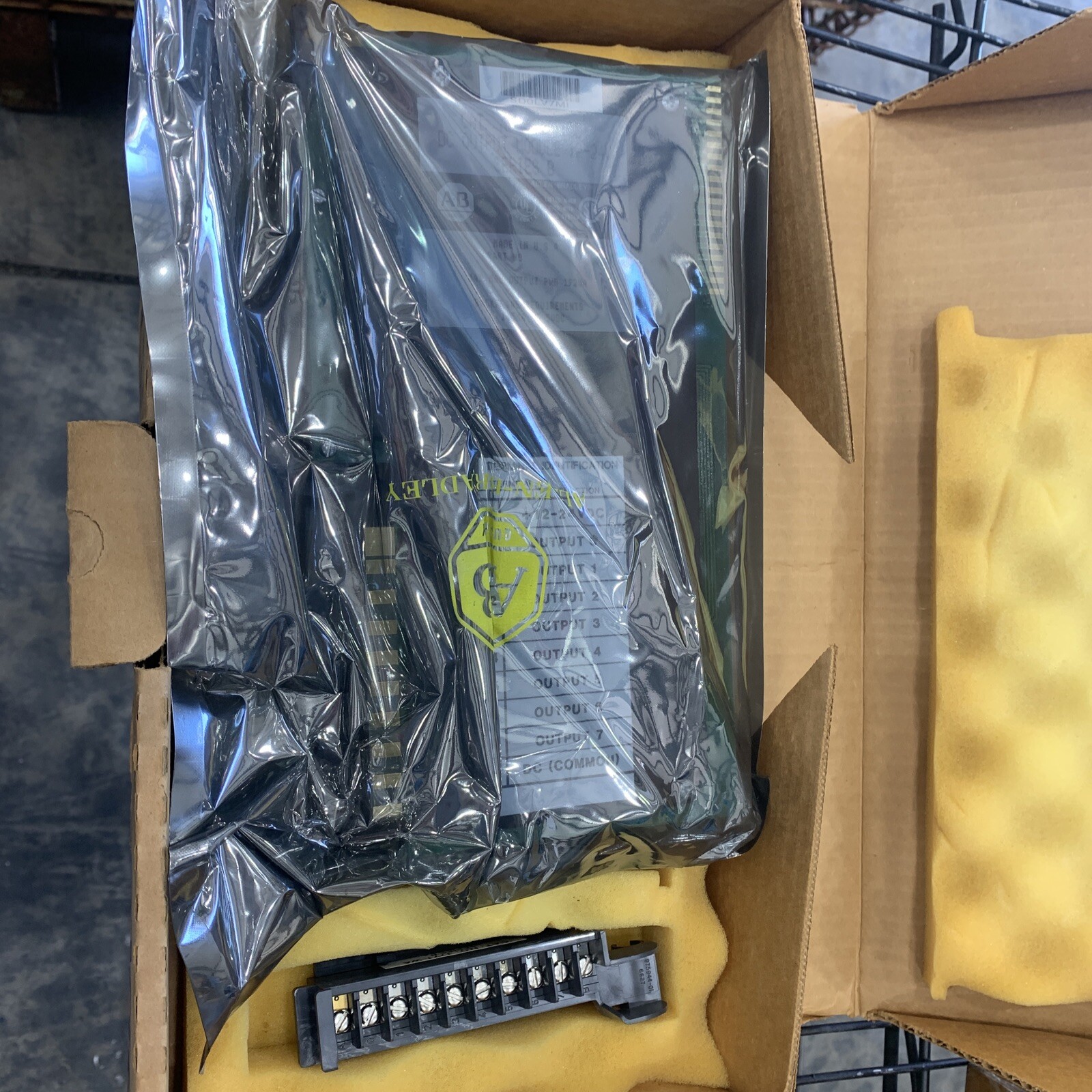 Allen-Bradley 1771-OBD C Output Module for sale online | eBay