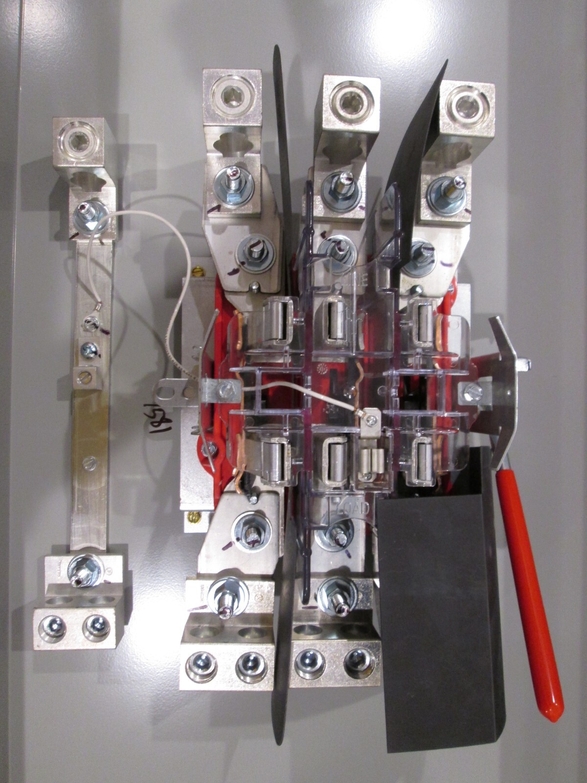 MILBANK - meter socket - 320 amp - 3 Phase - 7T BYPS (U4342-R-K7-K6-BLG ...
