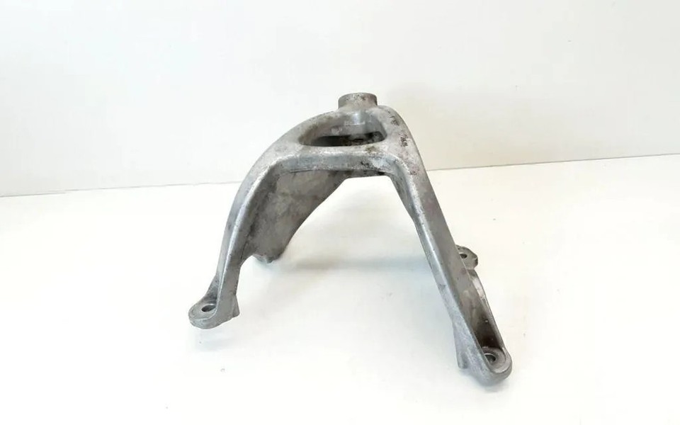 AUDI A4 8K2, B8 Right Side Engine Bracket 8W0199307F 1.40 Petrol 2017 ...