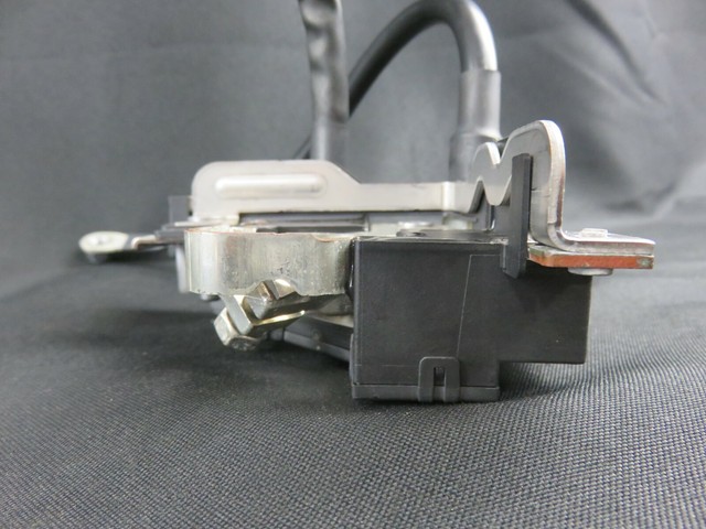 MERCEDES E300 Battery Sensor Current Limiter Starter Cable 2017 ...