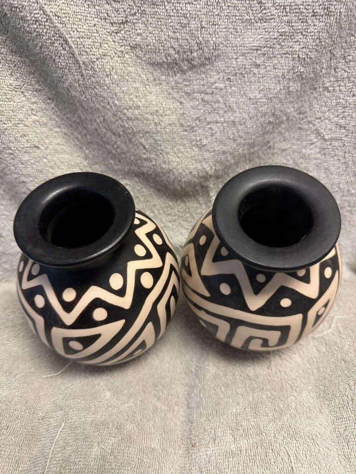 Pair of Vintage Peruvian Chulucanas Peru pottery Vase Handmade blk ...