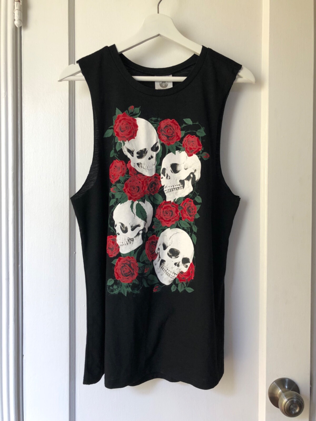 Spirit Halloween Women’s Skulls and Roses Tank Top Bl… - Gem