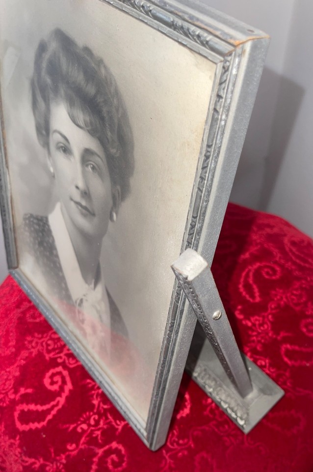 Antique Tabletop Wooden Swinging Frame w Female Portrait Circa 1933 8 x ...