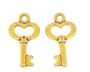 25 Antique Gold Keys Alice in Wonderland Charms Small Heart Keys ...