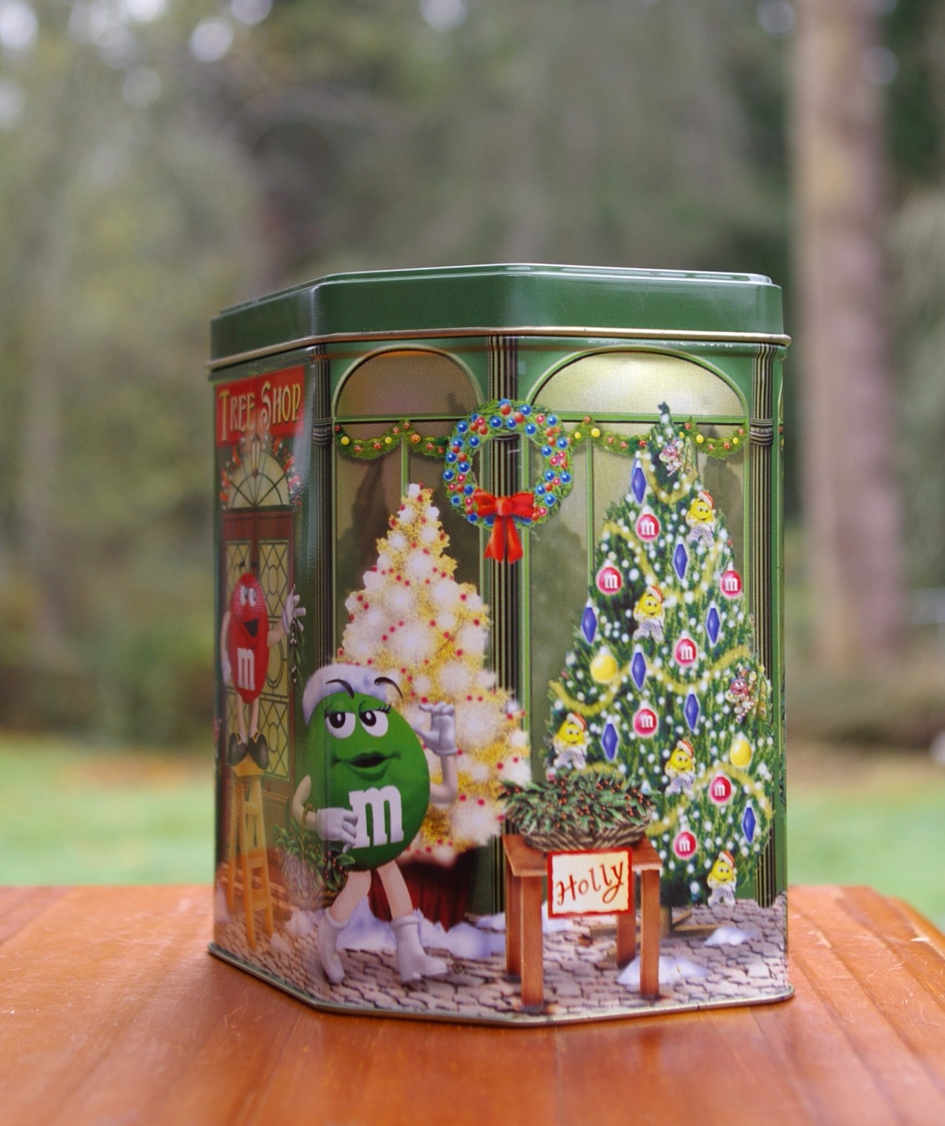 2000 M&M's Christmas Happy Holidays Tree Shop Wreaths Holly Metal Tin ...