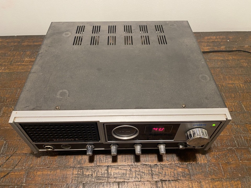 Uniden President Zachary T 40 Channel AM Base CB Radio Powers On ...