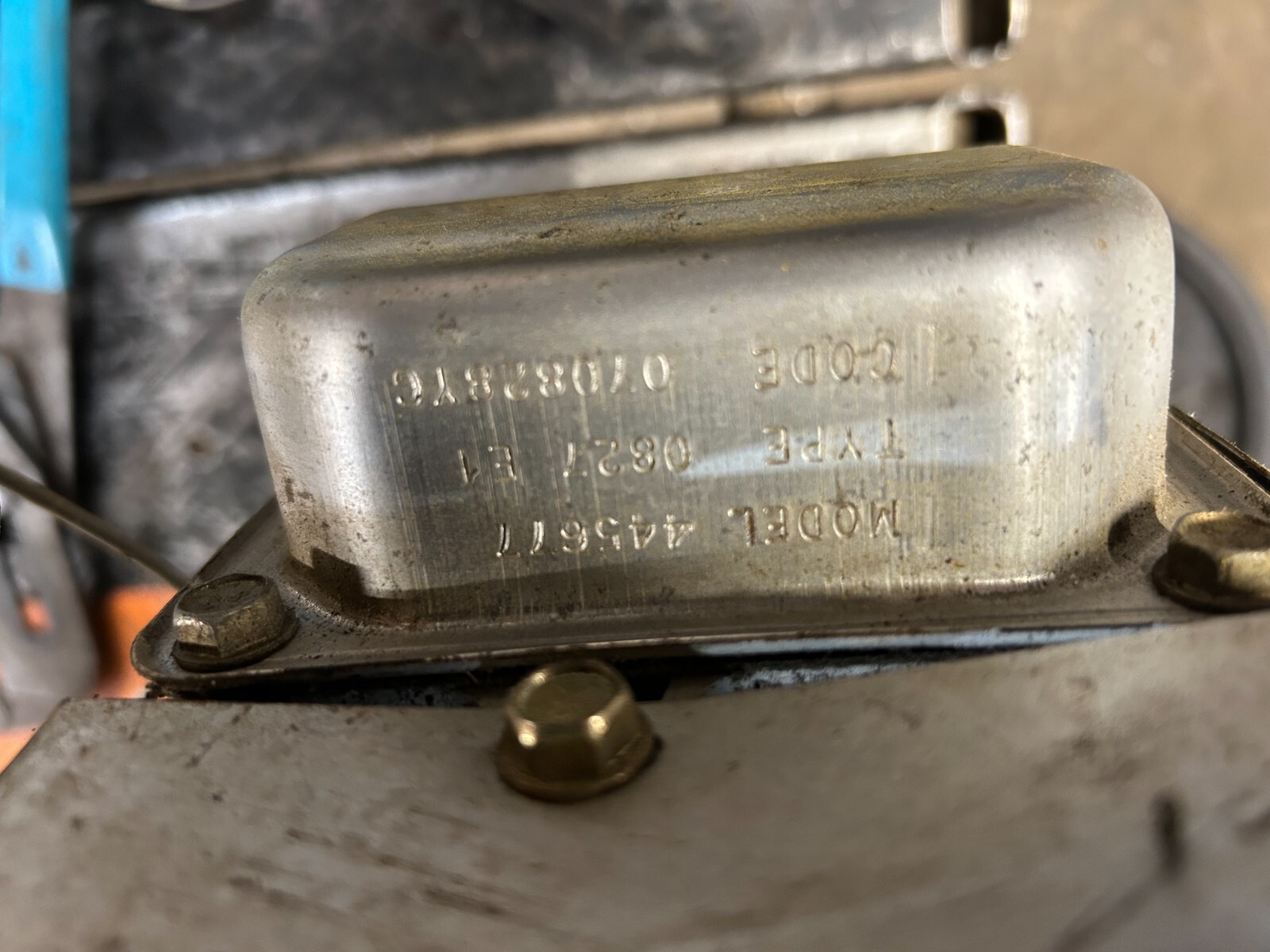 24hp Briggs&Stratton V twin 445677-0827-E1 oil drain #794903 | eBay