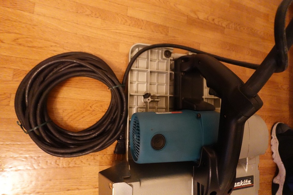 Makita KP312 Handheld 12 - 1/4" Corded Planer 312mm 100V 15A 1430W 18kg ...