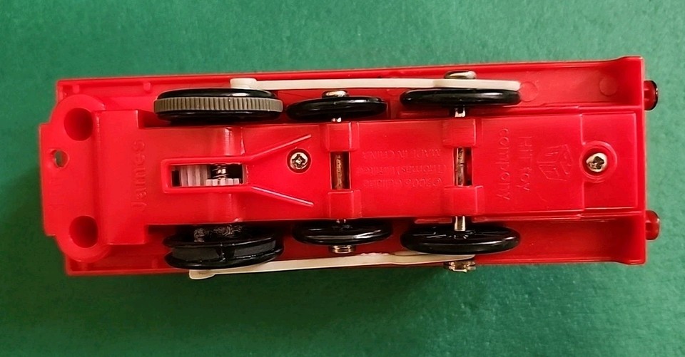 Thomas & Friends Trackmaster JAMES GOES BUZZ BUZZ Train Engine ...
