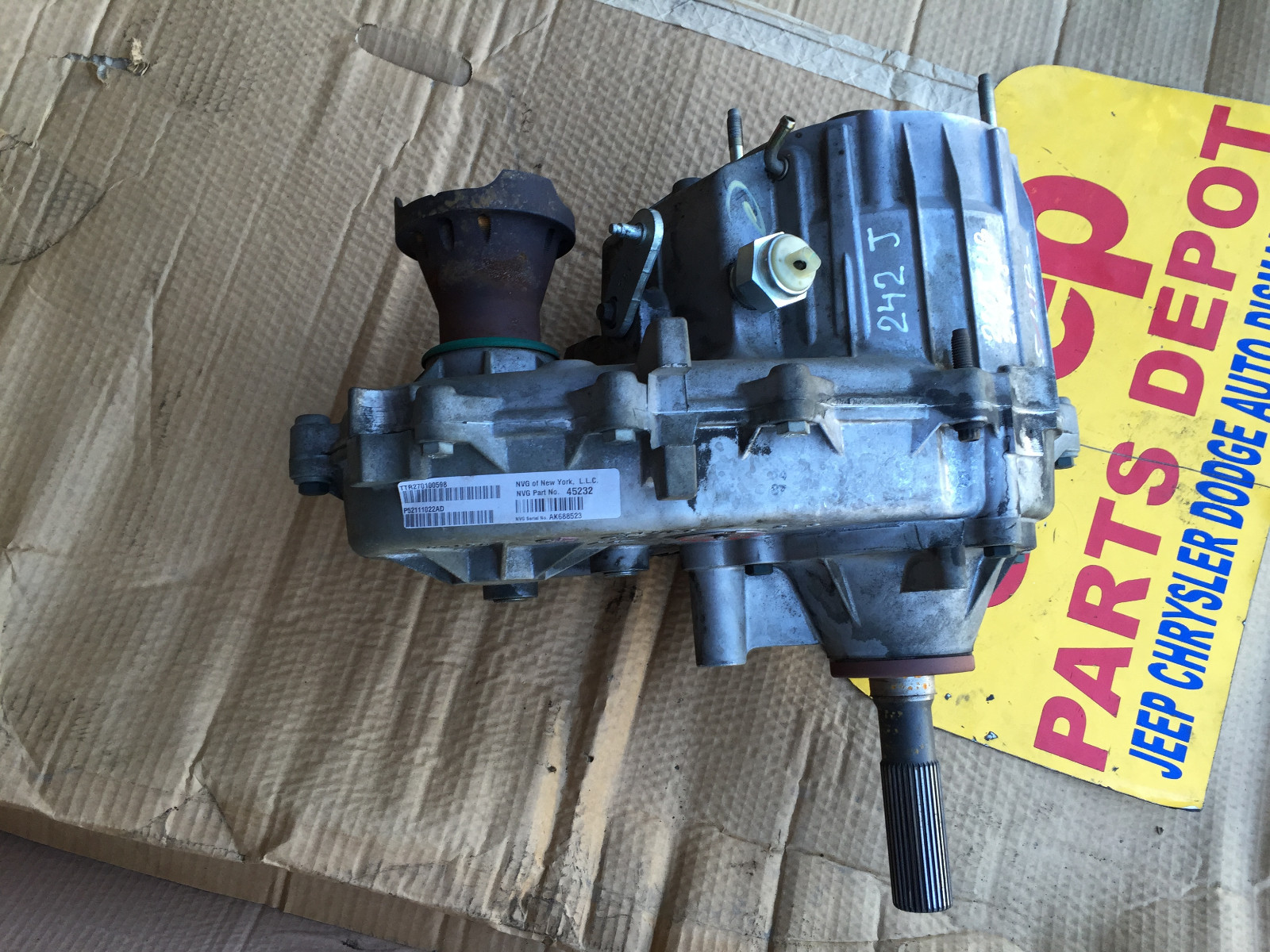 2002-2005 JEEP LIBERTY 242 J 272 RATIO TRANSFER CASE 3.7L TRANSFERCASE ...