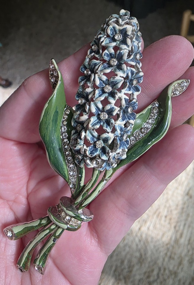 Vintage 1941 Unsigned Coro Hyacinth brooch | eBay