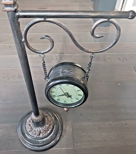 VINTAGE DOUBLE SIDED HANGING STATION STREET LIGHT POLE CLOCK EXCELLENT ...