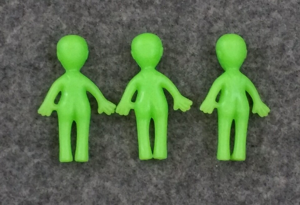 Miniature Glow in the Dark Alien Figure - Set of 3 - Extraterrestrial ...