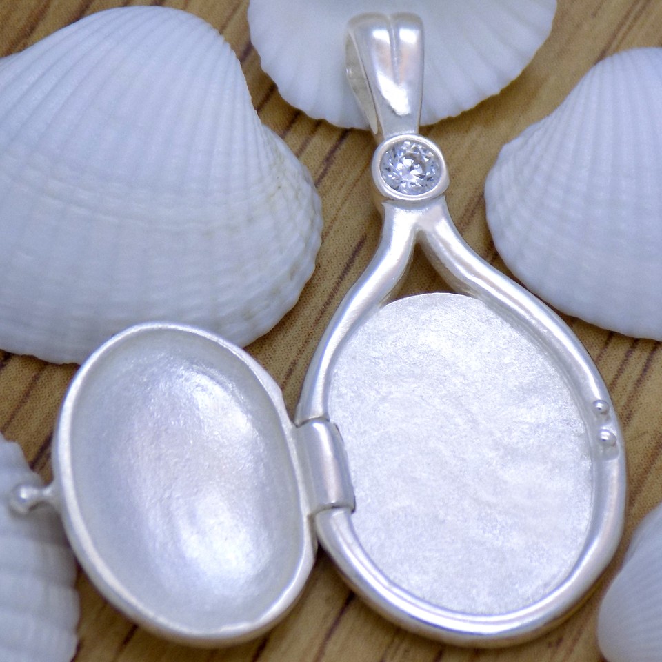 Solid 925 Sterling Silver H2O Just Add Water Mako Mermaids CZ Pendant ...