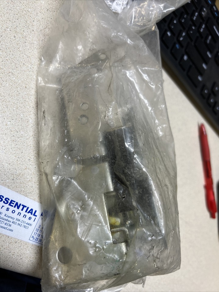 21261274 Volvo Door Latch | eBay