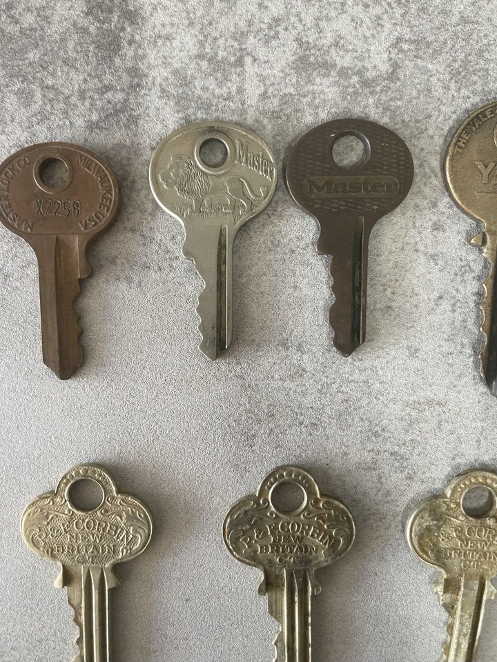 Vintage Key Lot Master Yale Corbin ILCO Dexter Locksmith Mixed Keys | eBay