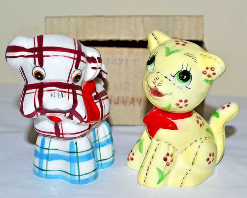MINTY ~ Vintage PY NAPCO Gingham Cat Plaid Dog Salt & Pepper Shakers ...