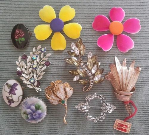 Vintage Estate Assorted Brooches Lot 10 Metal Flowers LISNER Leaf, BSK, Coro | eBay
