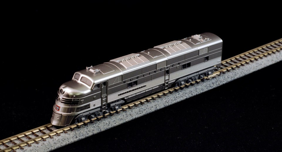 Kato N Scale ~ Burlington & Quincy CB&Q EMD E5A Silver Streak Zephyr ...