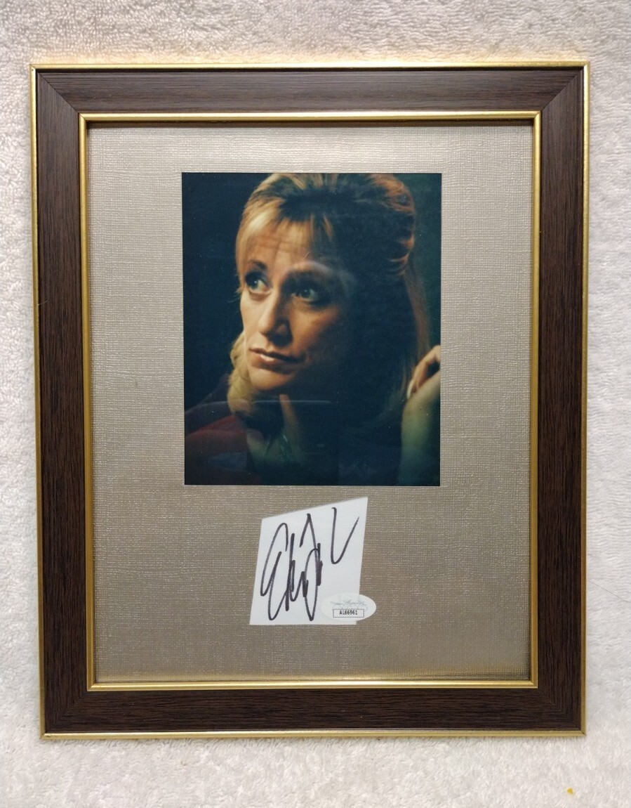 Orig "Edie Falco" Cut Autograph & Photo 8" x 10" Framed. JSA C.O.A ...
