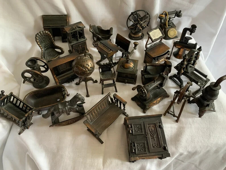 20 pound "Junk Drawer" Estate liquidation services Old & new mixed ...