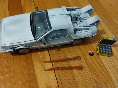 Back to the Future DeLorean Time Machine 1/15 Scale Diamond Select ...