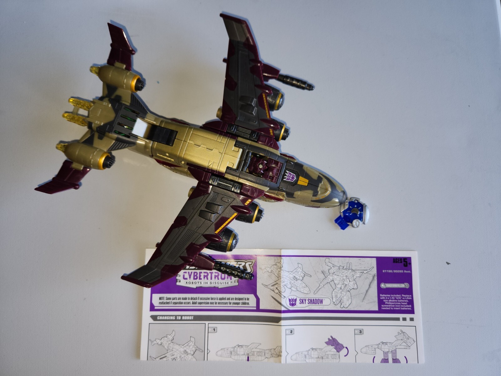 Hasbro Transformers Cybertron Ultra: Sky Shadow Action Figure ...