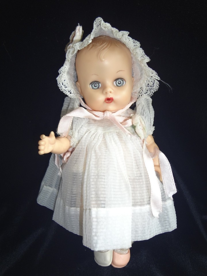 Vintage 50's Vogue Ginnette Baby Dolls in Outfits. Accessories Dresser ...